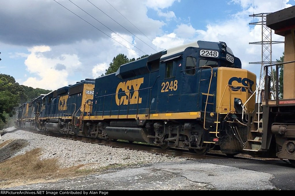 CSX 2248 runs fourth of Œeven units rolling SB